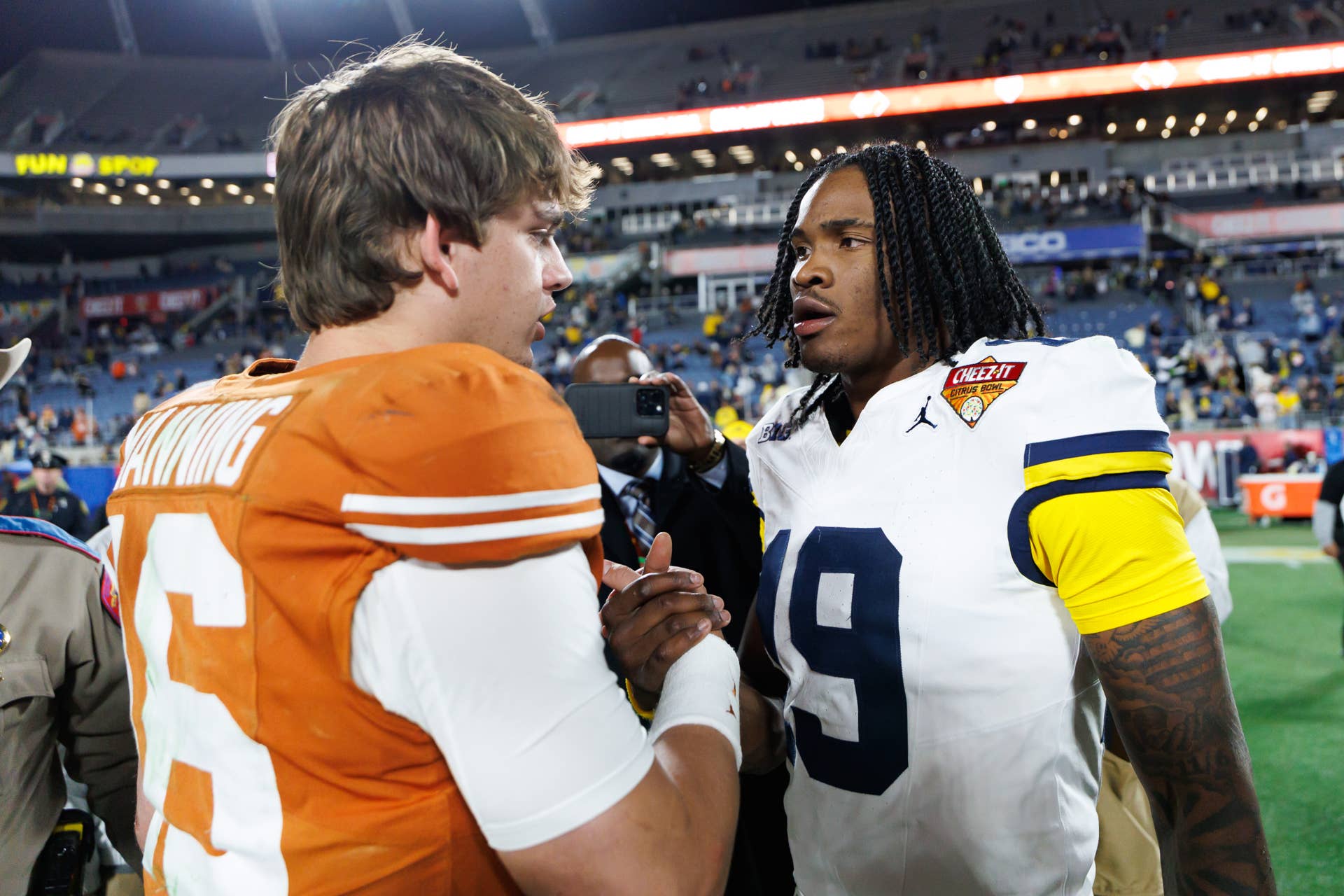 NFL Expert Makes Bold Prediction For No. 1 Pick in 2027 Draft - Lindy's ...