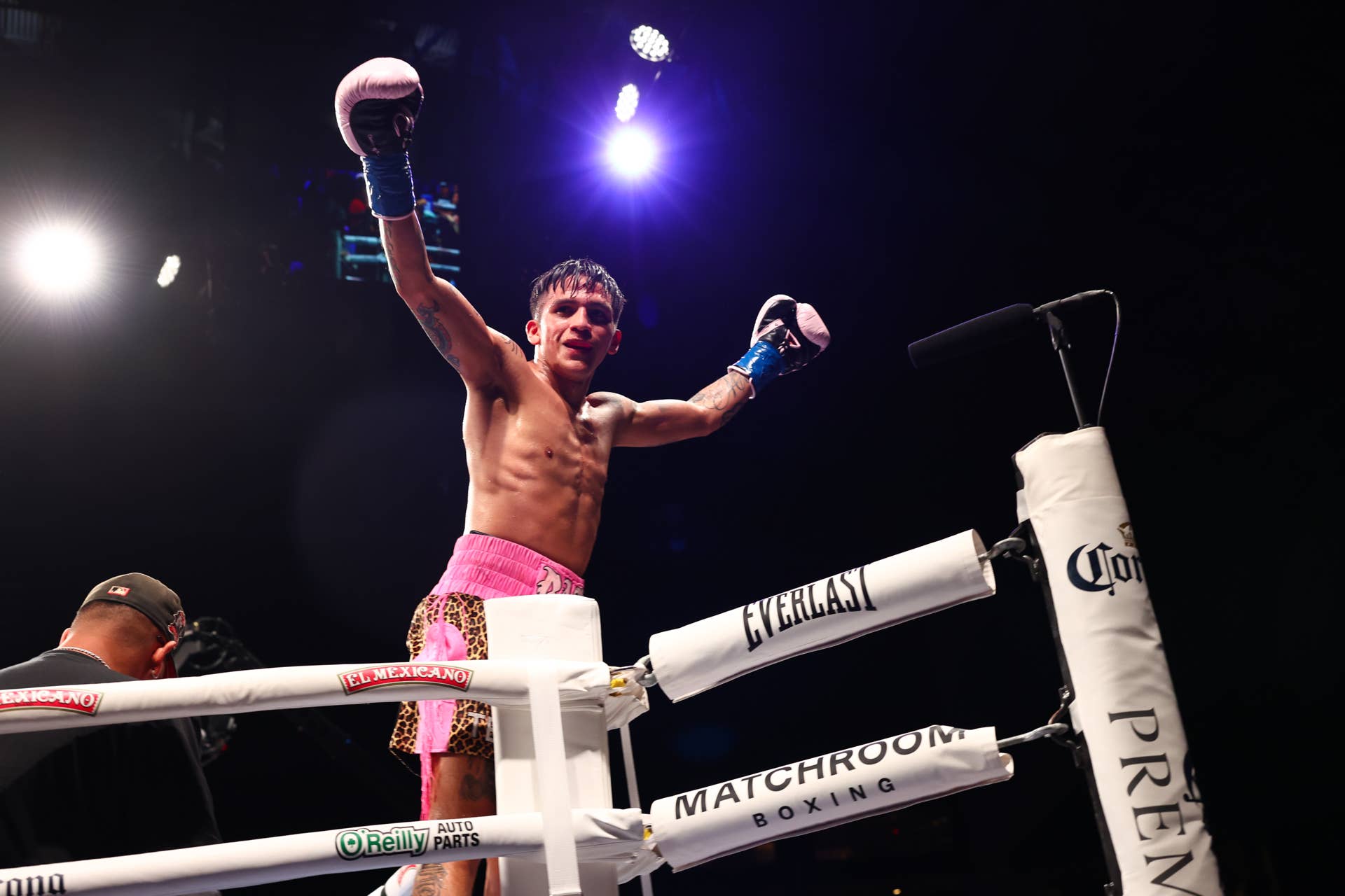 Naoya Inoue's place in the barbershop boxing debate - Lindy's Sports