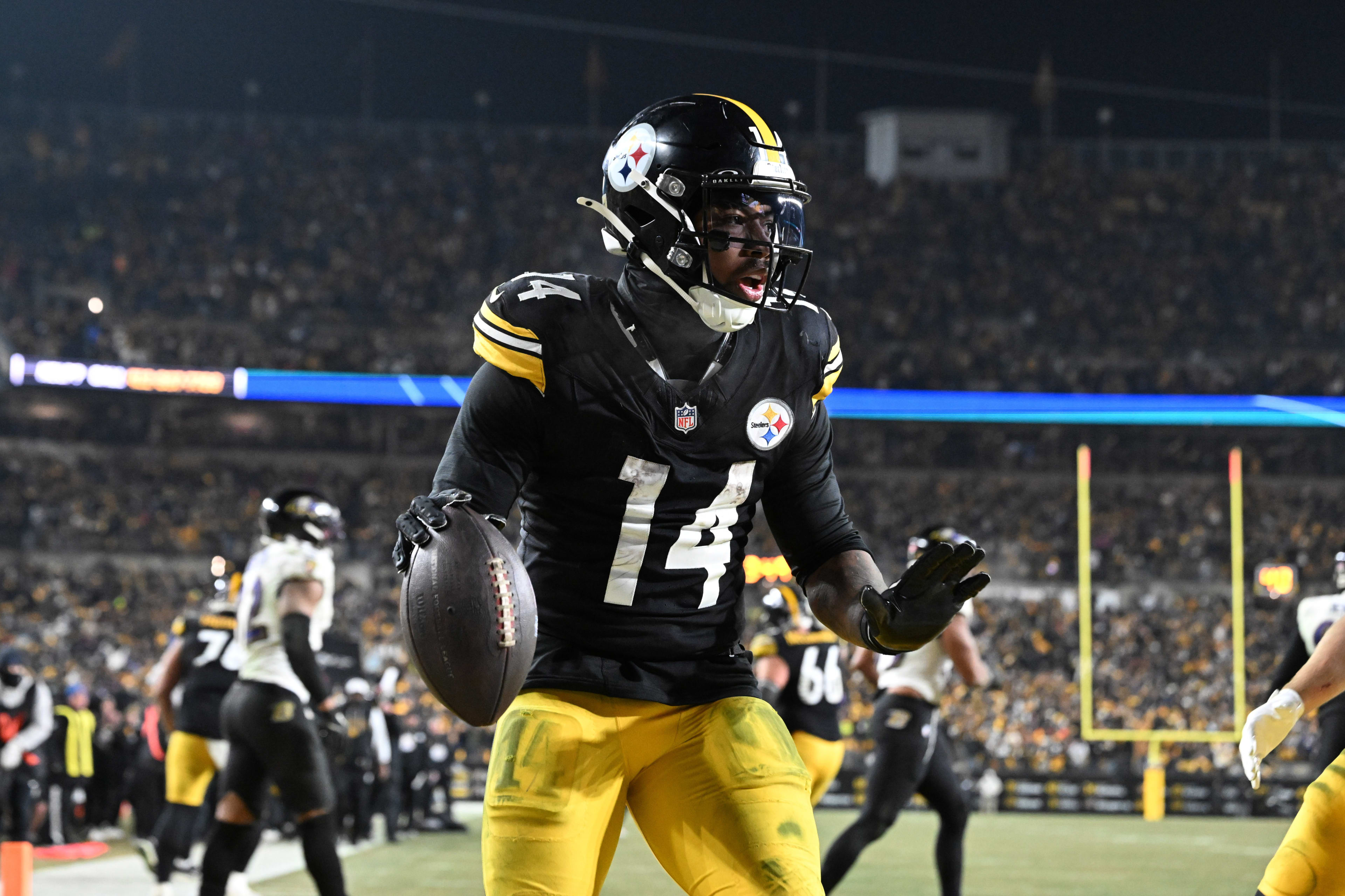 The Biggest Fantasy Football RB Surprises of 2025 - Lindys Sports