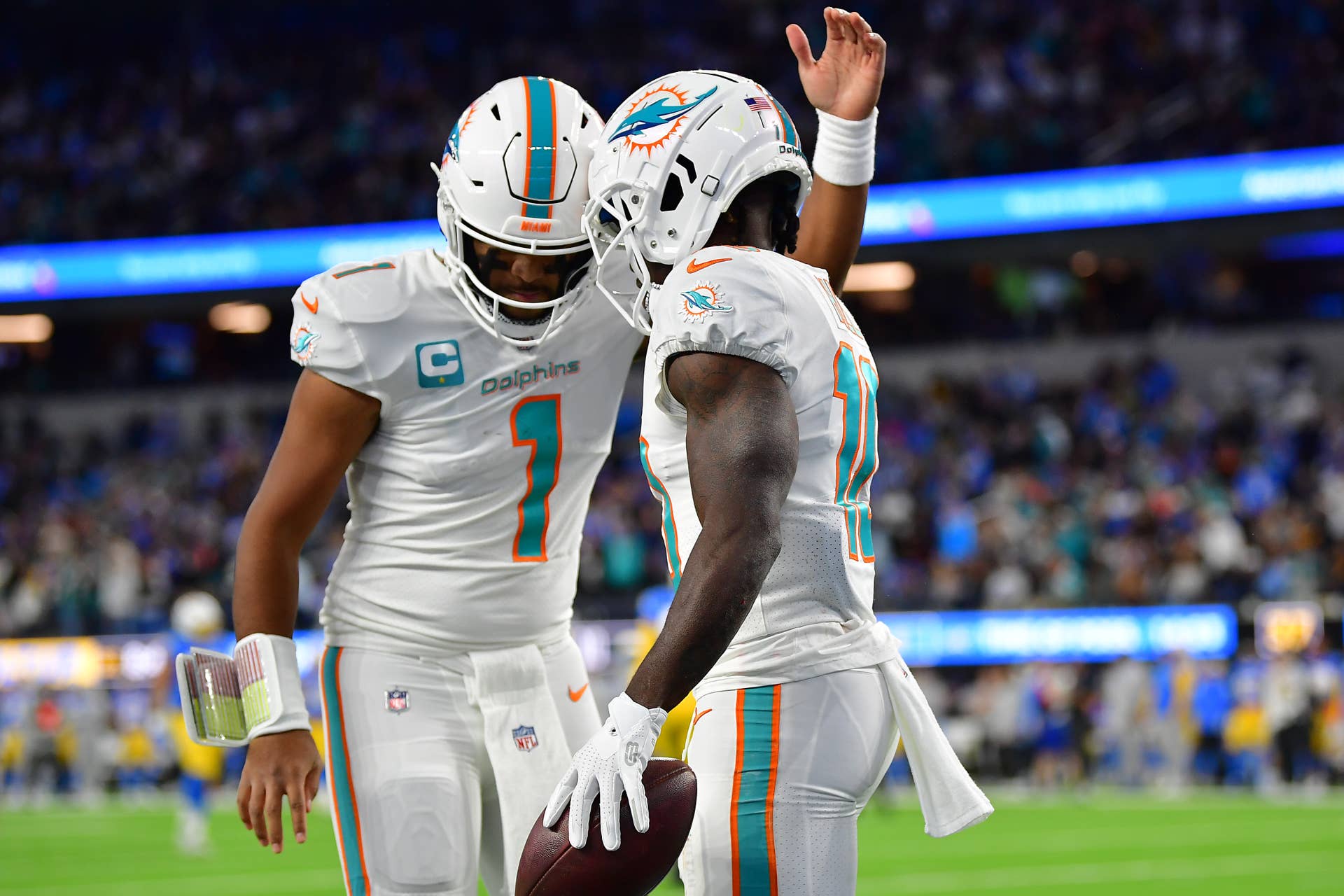 Tyreek Hill Reacts to Dolphins' Tua Tagovailoa Decision on Wednesday ...