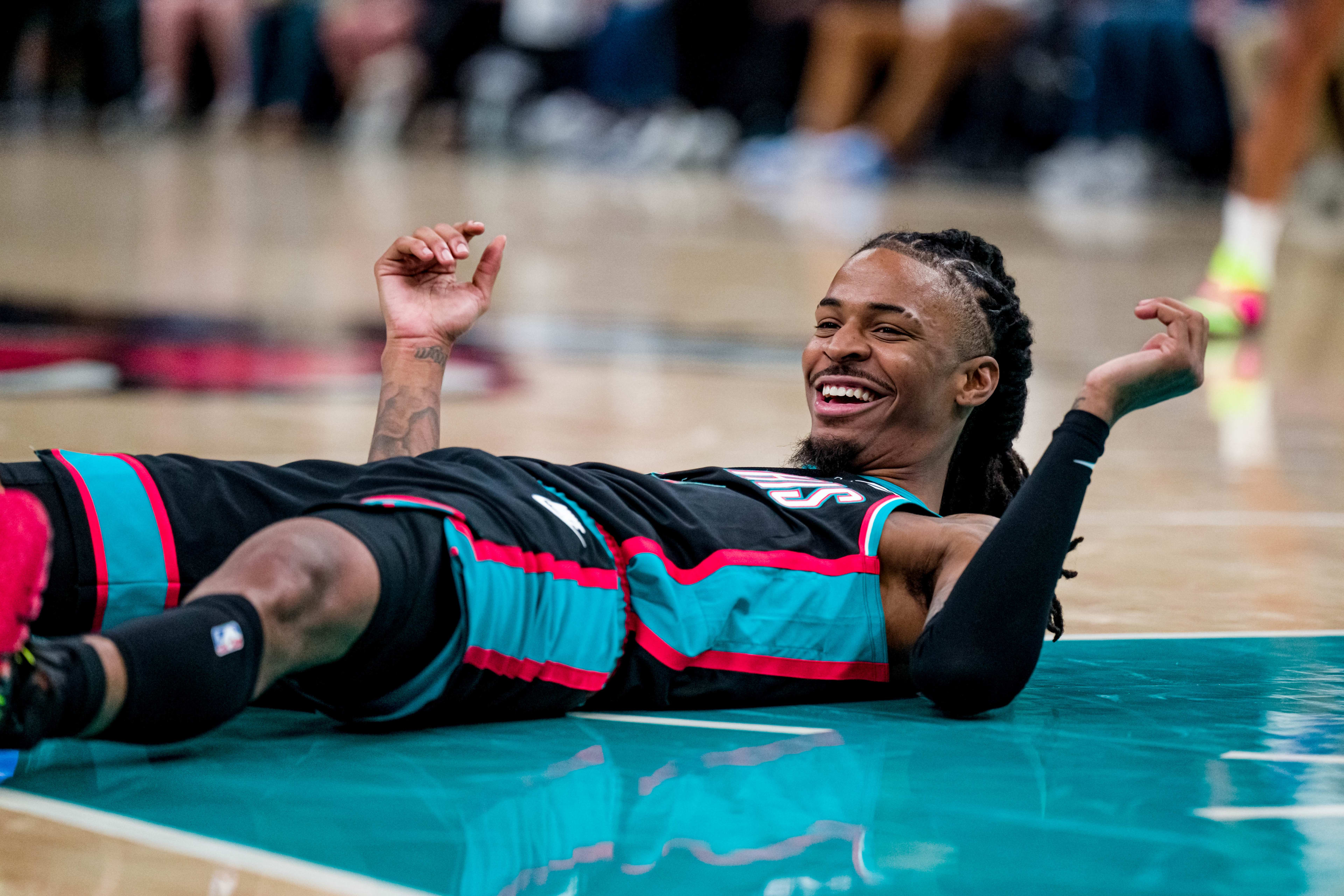 Ja Morant Reacts to Heated Moment in Grizzlies-Hawks Game - Lindys Sports